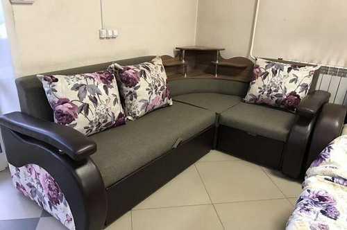 Угловой диван "Дельфин-1" с подушками (цветы)