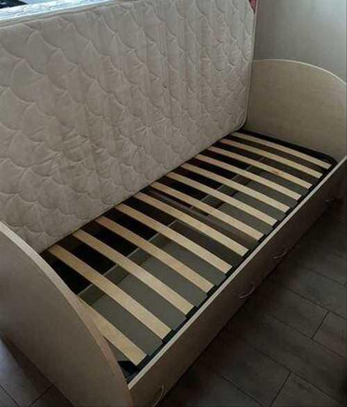 Кровать с матрацем из бамбука