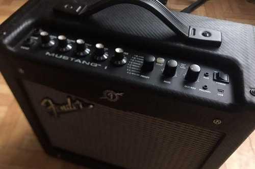 Гитарный комбоусилитель Fender Mustang 1