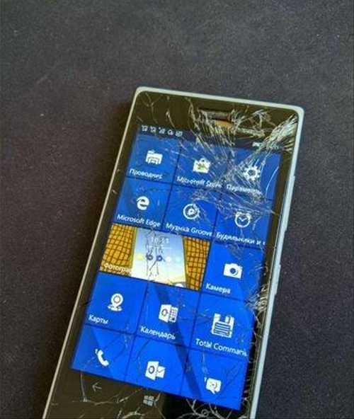 Телефон Nokia Lumia 730