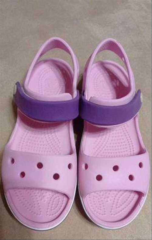 Сандалии crocs j1