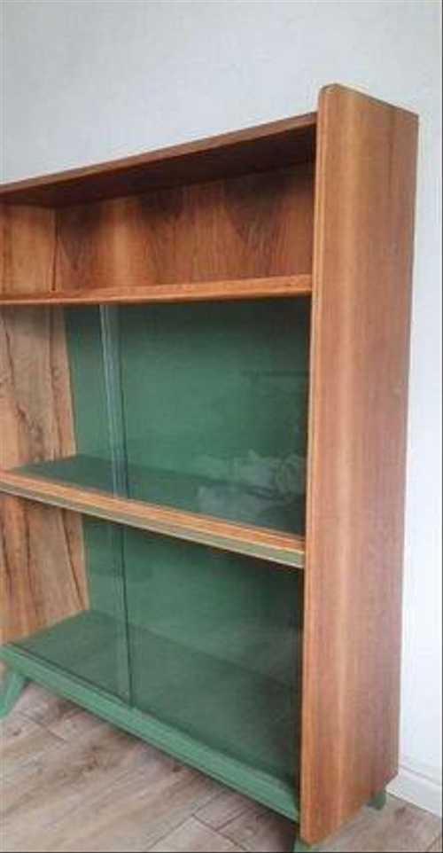 Стеллаж сервант книжный шкаф витрина дерево