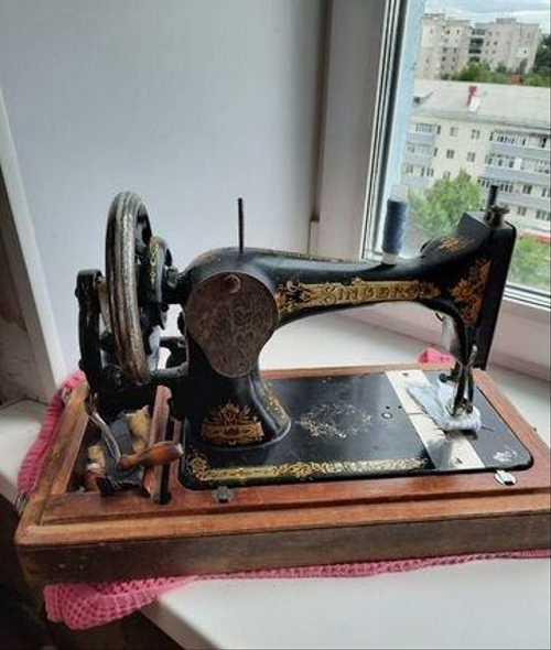 Швейная машинка Сингер