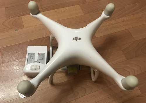 Квадрокоптер DJI Phantom 4