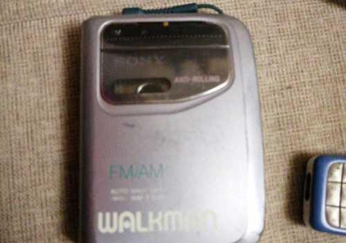 Кассетный плеерSony Walkman FM/AM Cassette Player