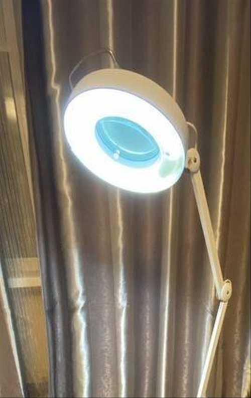 Косметологическая лампа лупа напольная