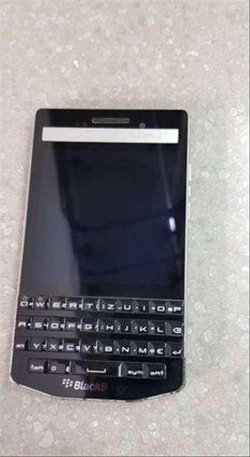 Телефон BlackBerry Porsche Designes