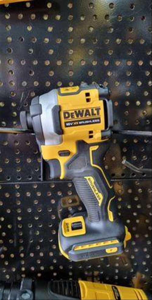 Шуруповерт dewalt DCF850N