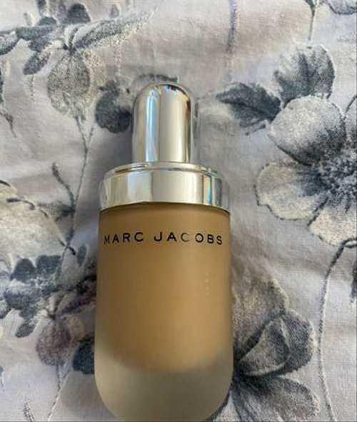 Тональный крем Marc Jacobs 54