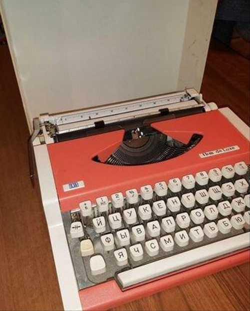 Пишущая машинка «Unis Tbm deLuxe»