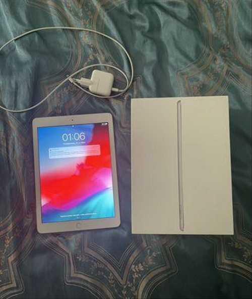 iPad (6th Generation) Wi-Fi 32Gb Apple