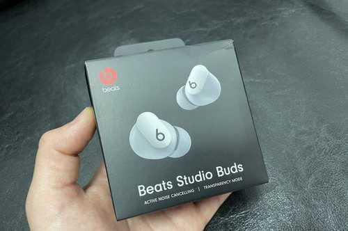 Beats Studio Buds Box