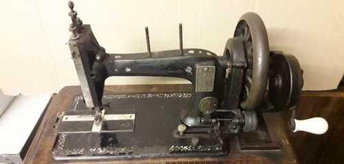 Швейная машинка "NAH" 19 век