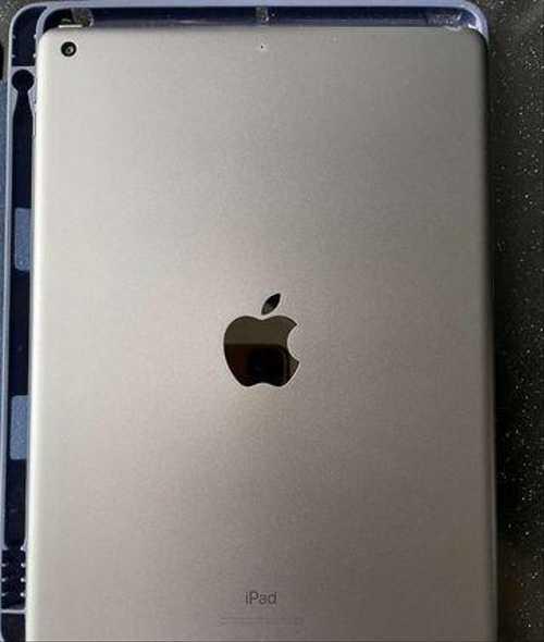 Apple iPad 8th Gen 32 GB с чехлом и защитным стекл