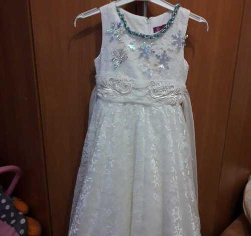 Шикарное, нарядное платье