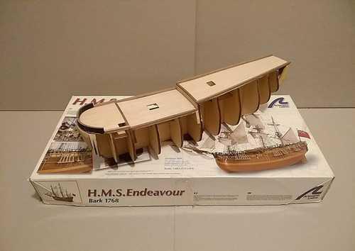 Модель корабля HMS Endeavour