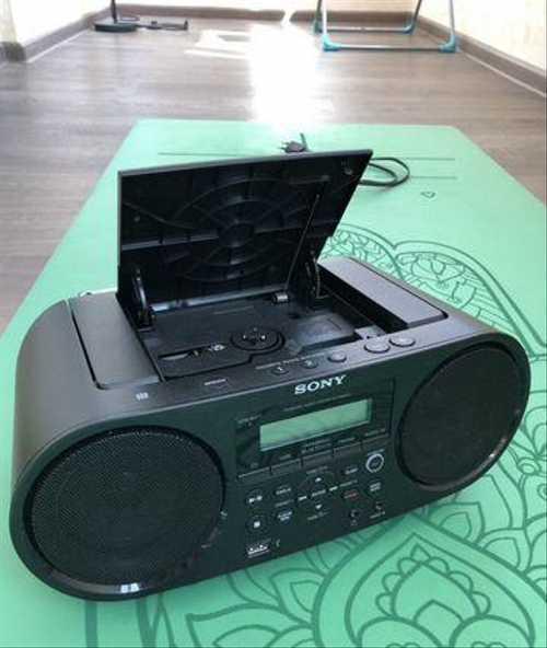 Радиоприемник Sony zs-rs60bt