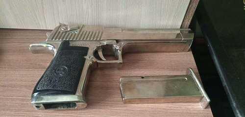 Макет Desert Eagle