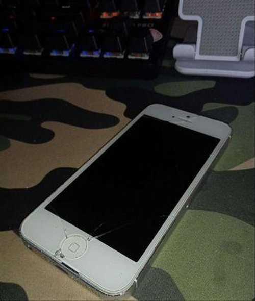 Телефон iPhone 5