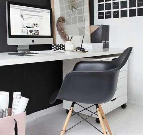 Стулья пластиковые Eames