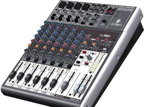 Behringer 1204USB - микшер, 4 моновхода, 2 стер