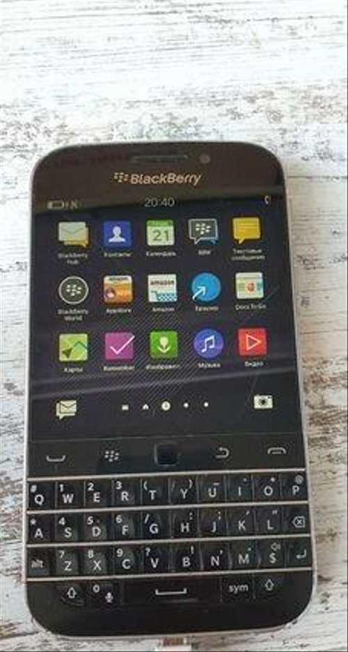 Телефон BlackBerry Q20