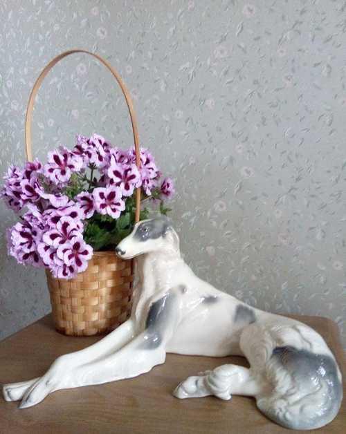 Антикварная фигура. Керамика, глазурь, клеймо