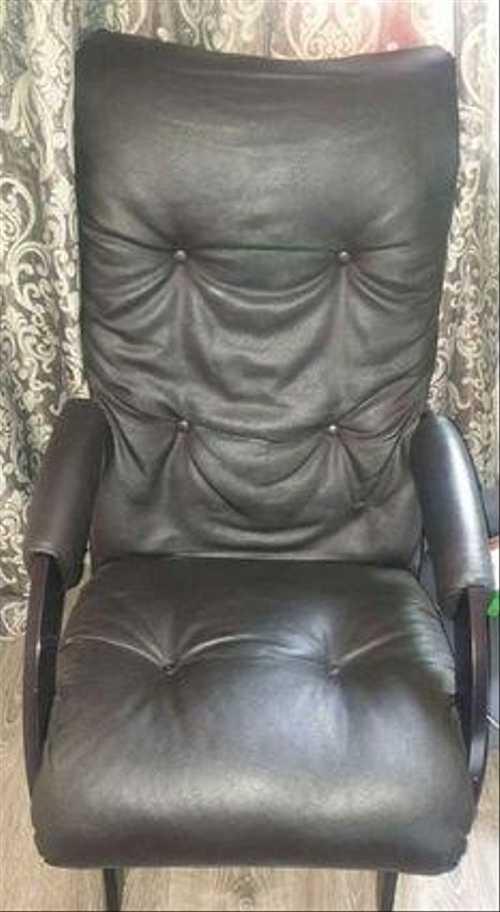 Кожанное кресло-глайдер качалка венге