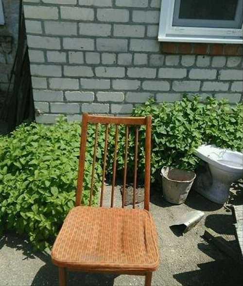 Продается стул деревянный б/у