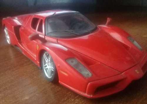 Модель автомобиля Ferrari Enzo 1:24