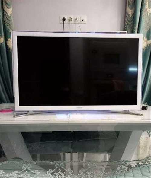 Samsung smart tv UE32F4510