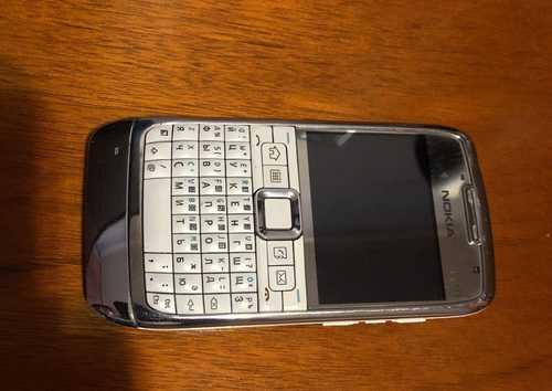 Телефон Nokia E71