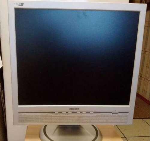 LCD-монитор Philips 170B5, динамики, матовый экран