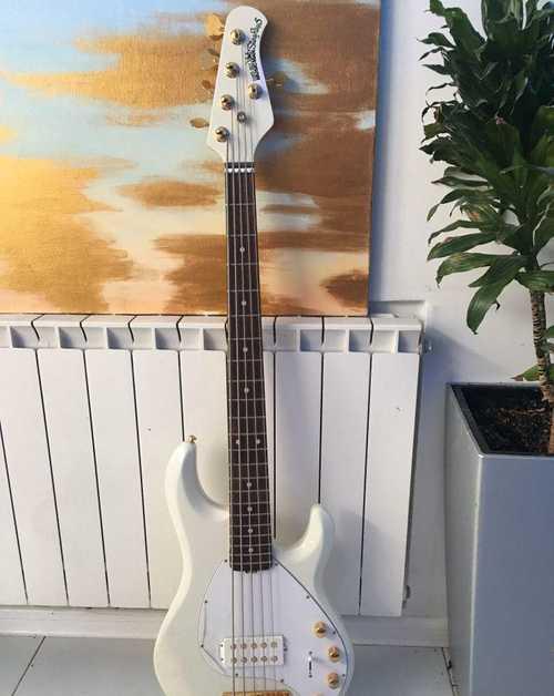 Music Man Stingray V USA