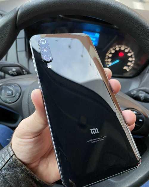 Телефон Xiaomi Mi9