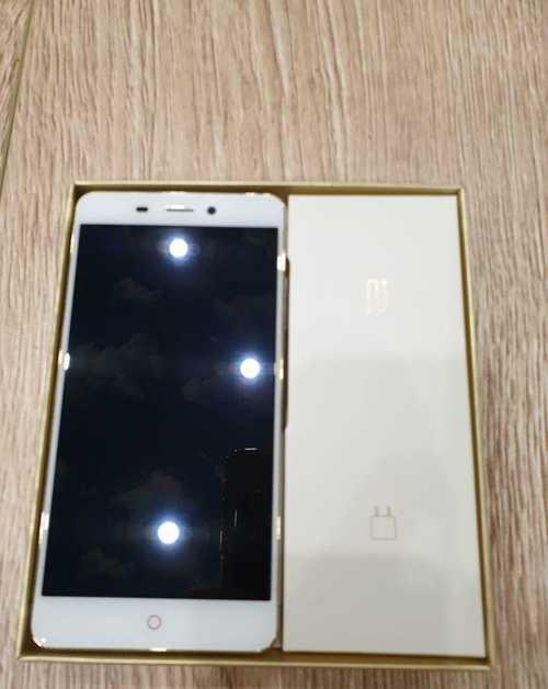 ZTE nubia N1