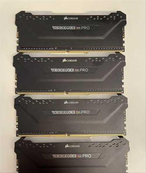 DDR4 4x8gb Corsair RGB PRO 3200 C14