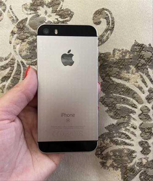 Телефон iPhone 5 SE
