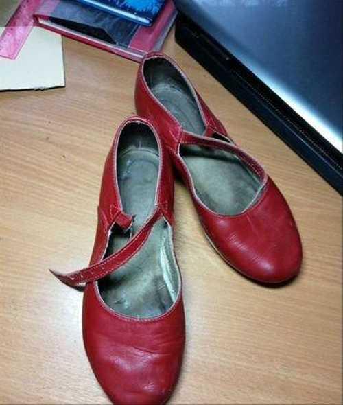 Красные туфли для танцев