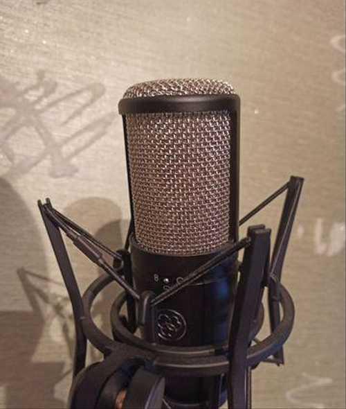 Студийный микрофон AKG perception 420 (P420)