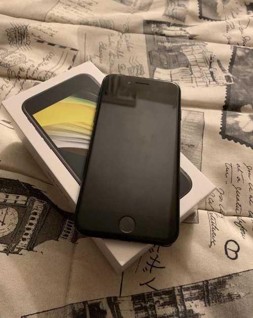 Продам iPhone se2020