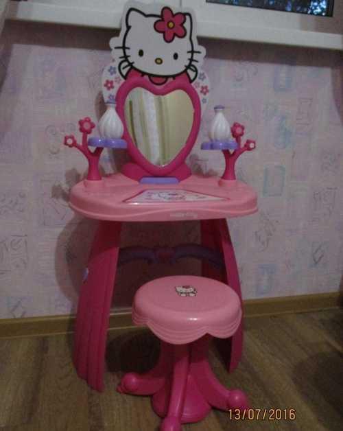 Туалетный столик "Hello Kitty" Smoby