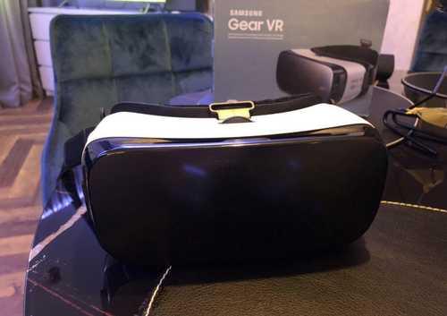 Очки Вертикальная реальность Samsung Gear VR SM