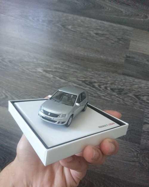 Renault logan 1:43