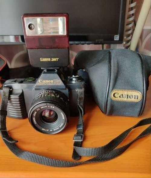 Камера Canon T-50 со вспышкой Canon Speedlight 244