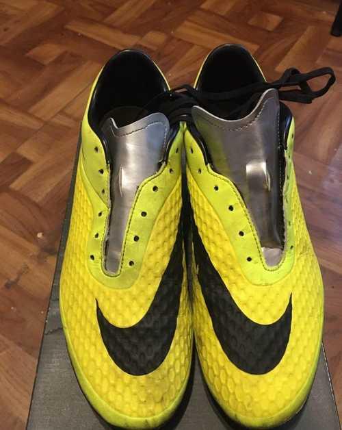 Бутсы hypervenom