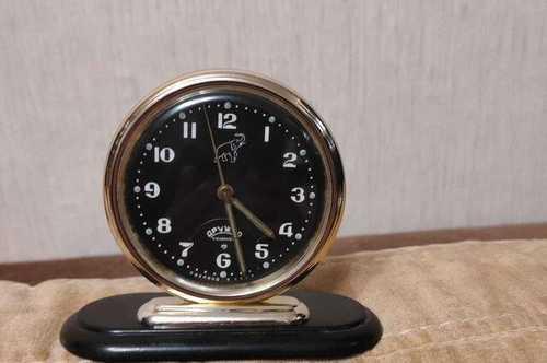 Часы будильник Дружба СССР