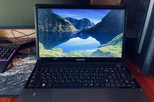 Ноутбук Samsung NP300E5Z