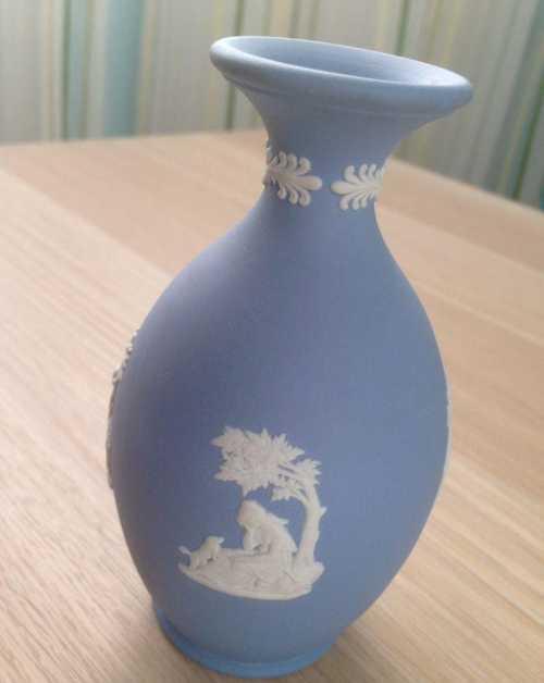 Вазочка Wedgwood, голубой бисквит, Англия