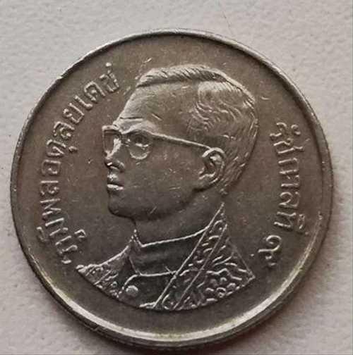 Монета один бат Таиланд